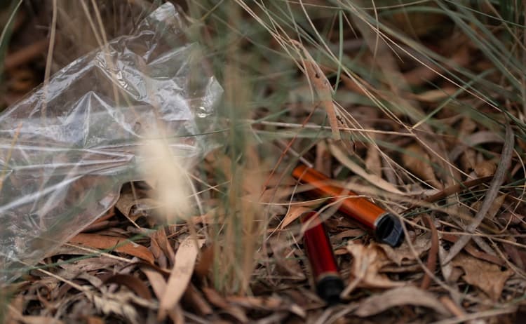 Vaping: the health effects and harms What are the health effects of ...