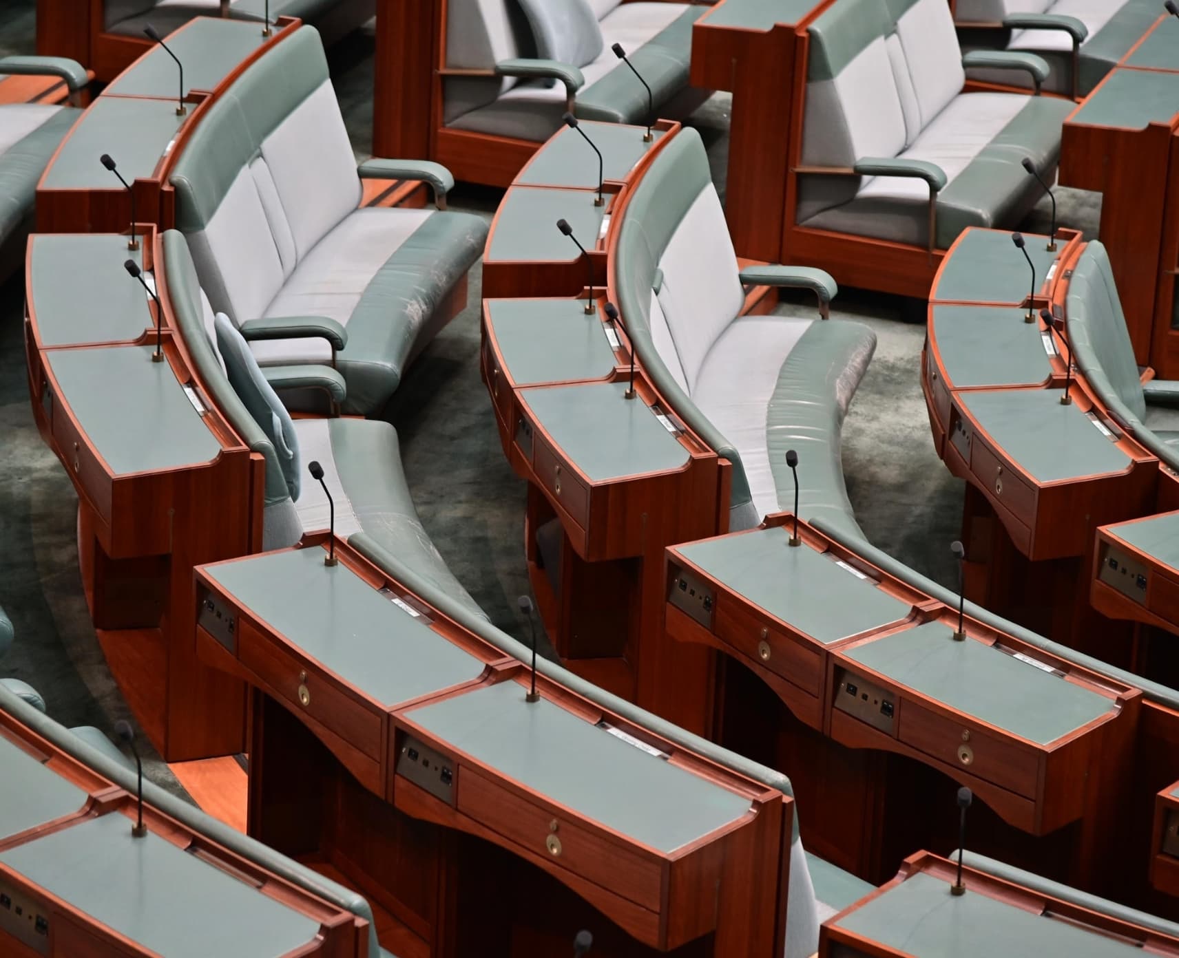 Democracy Sausage: Shrinking leaders and nations