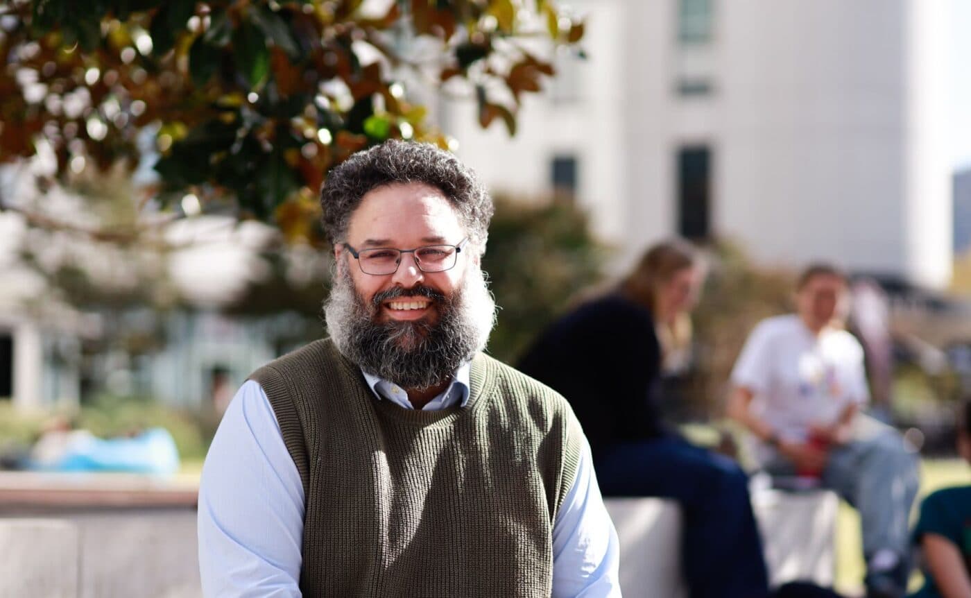 No news is unbiased but knowing this makes a difference